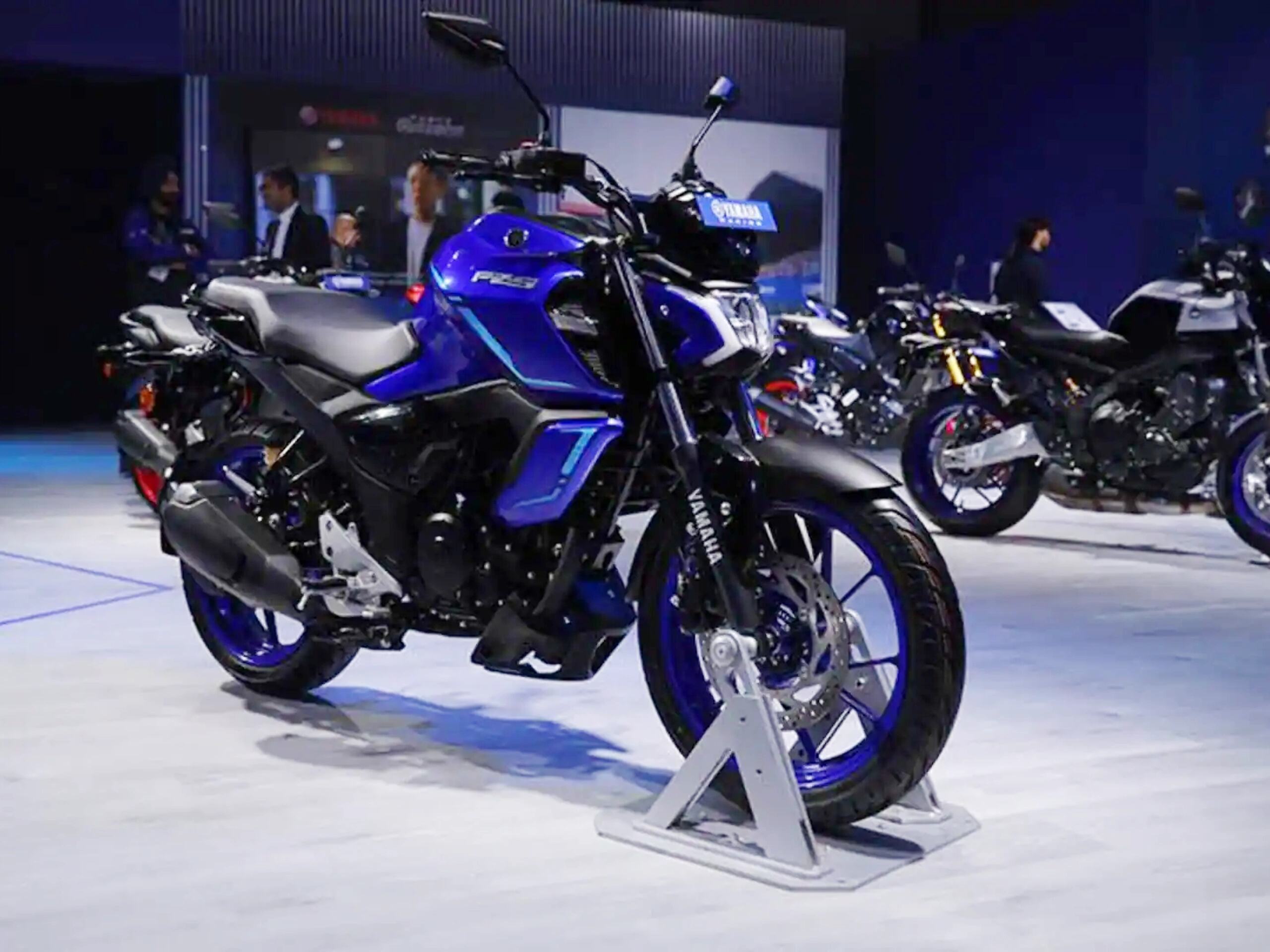 ഇന്ത്യയിലെ ആദ്യ ഹൈബ്രിഡ് മോട്ടോര്‍സൈക്കിളുമായി യമഹ | India's first ...